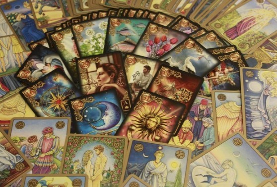 El Tarot y la Relación con tu Signo del Zodíaco